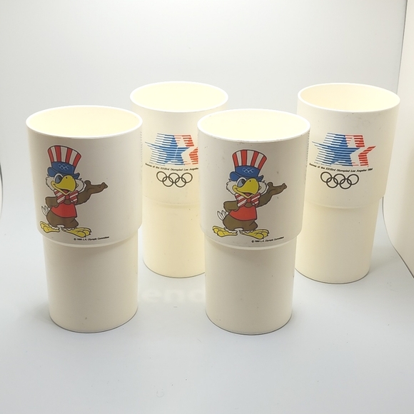 None | Dining | Vintage Set Of 4 984 Olympics La Eagle Plastic Cups ...